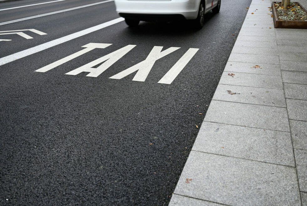 Conducteur de taxi : salaire, formation, rôle et compétence